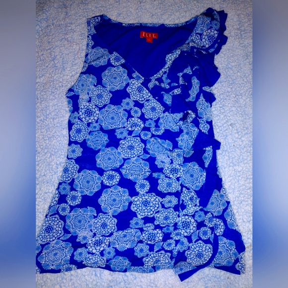 Elle | Tops | Elle Short Sleeve Blue Flower Top | Poshmark